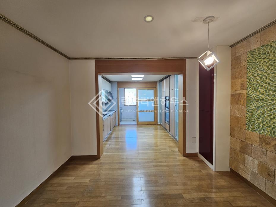 반포동 서래마을 반포샤인힐4차 중대형 평형 전세 구조좋은 판상형 전망도 좋아요 연립아파트 고급빌라